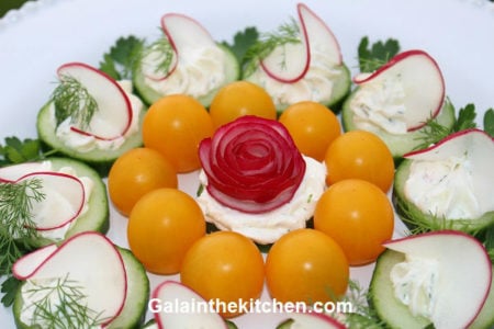7 Easy And Fun Radish Garnish Ideas For Vegetable Platters - Gala in ...
