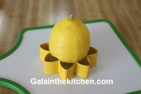 11 Simple Lemon Garnish With Step By Step Photos - Gala in the kitchen