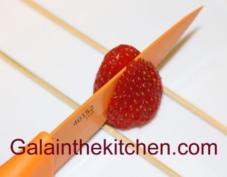 9 Easy Strawberry Garnish Ideas - Gala in the kitchen