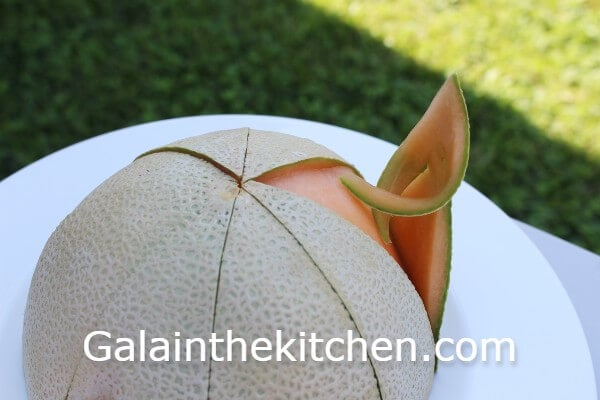 9 Easy Ideas How To Cut Cantaloupe Fancy For A Summer Party - Gala in ...
